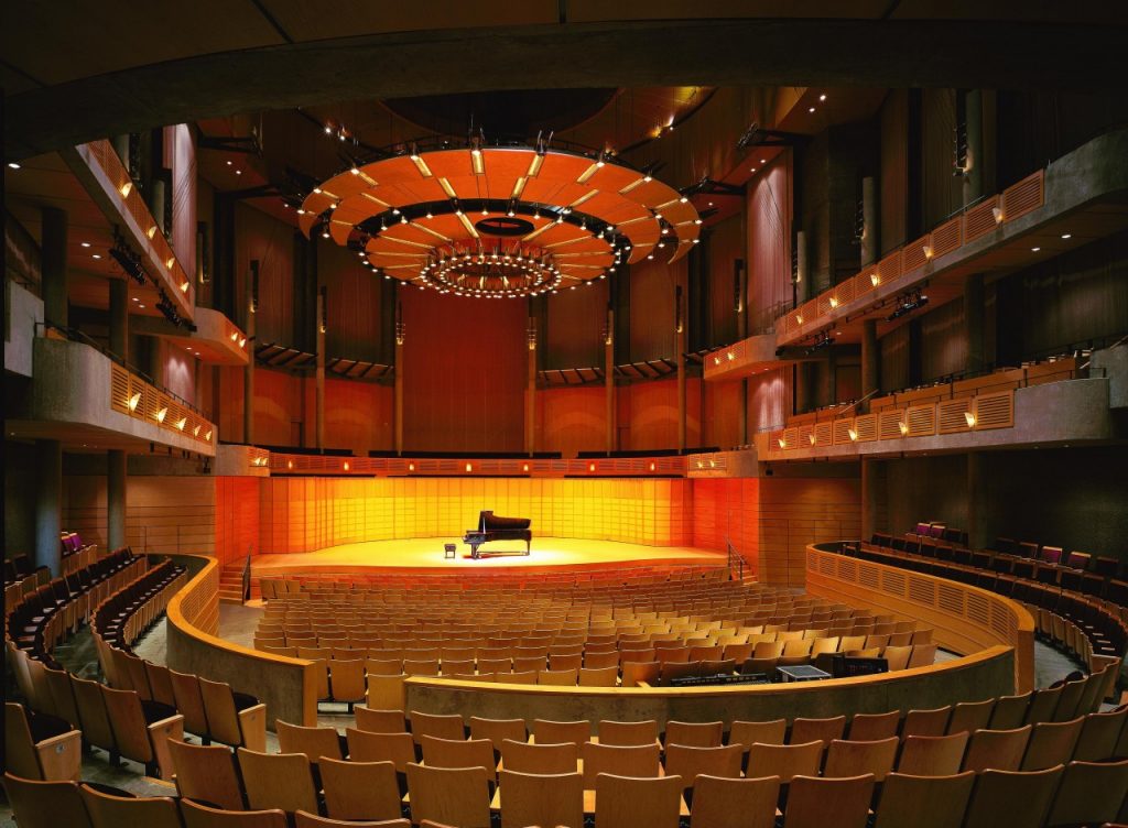 National Revival of the Chinese Dream - Liu Ruoxi Sings Chinese Classic ...